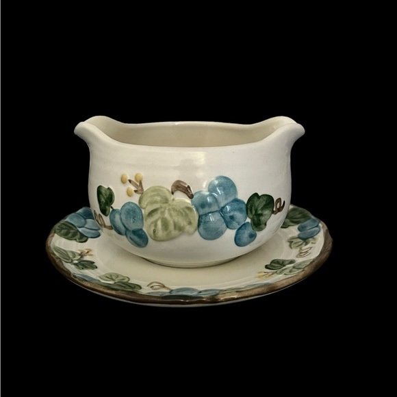 Metlox | Dining | Metlox Poppytrail Sculptured Grapes Gravy Boat ...
